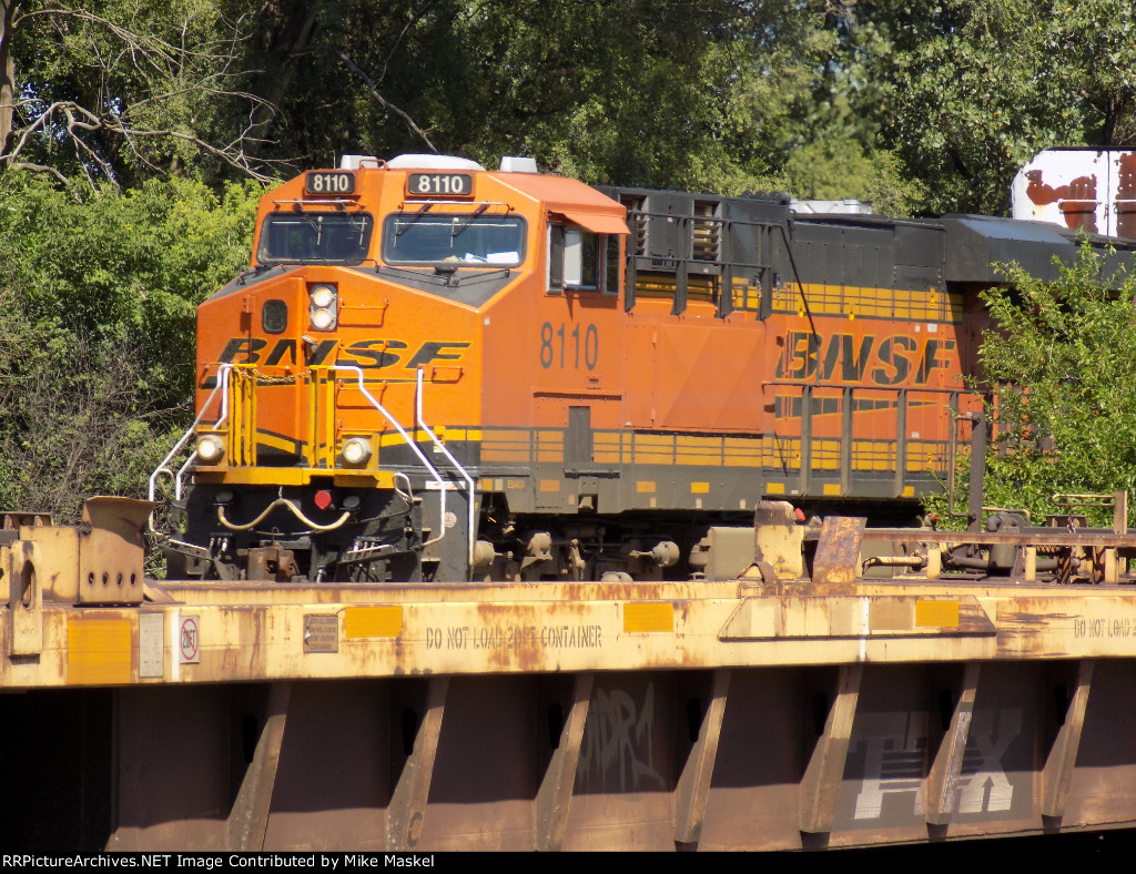 BNSF 8110